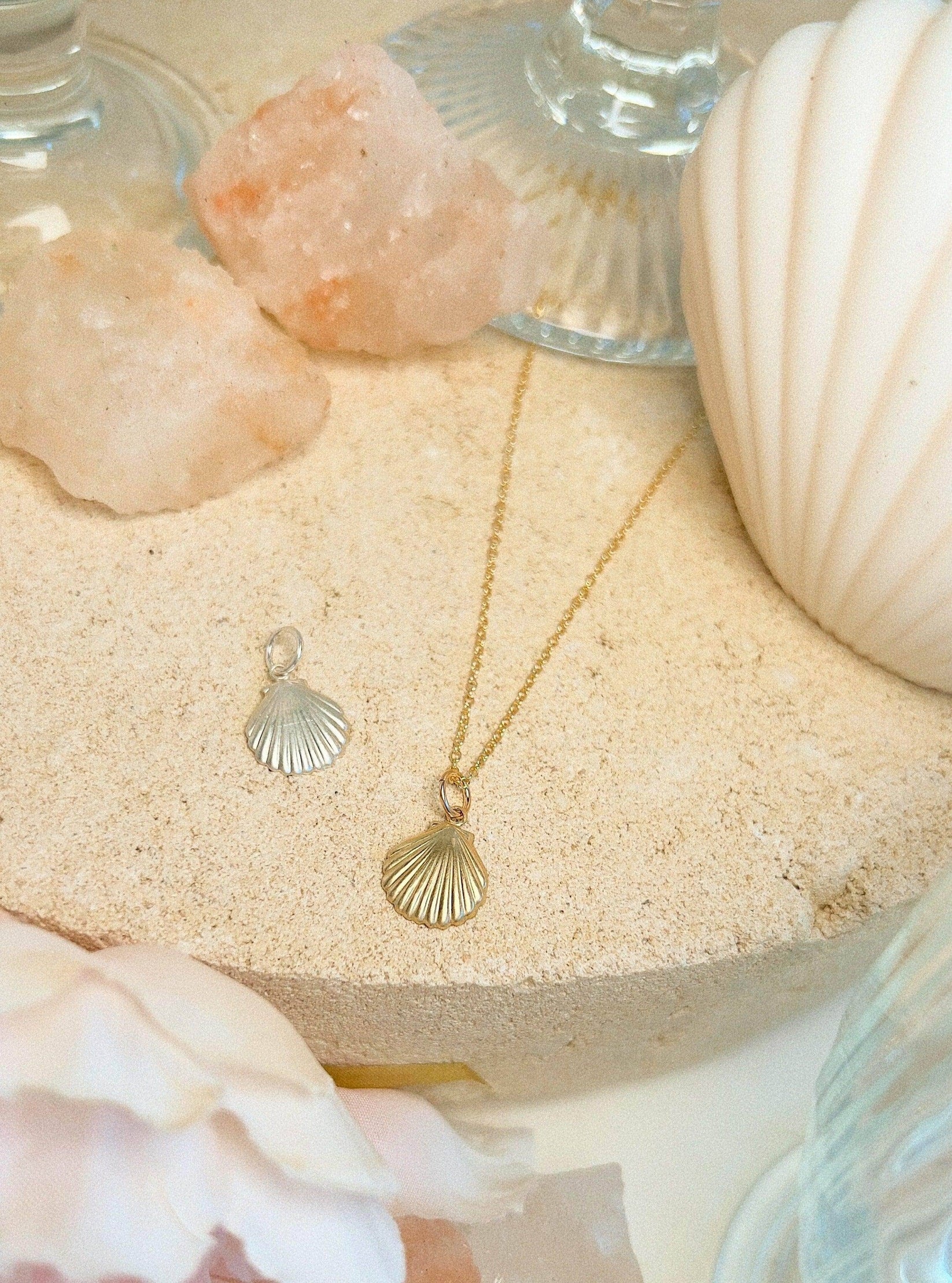 Open media 7 in modal